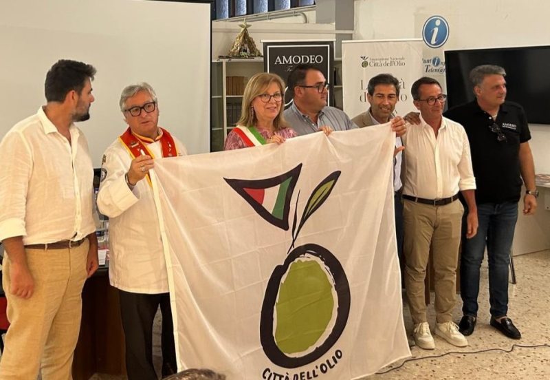 Montevago Città dell’Olio: consegnata bandiera al Comune, si festeggia ...